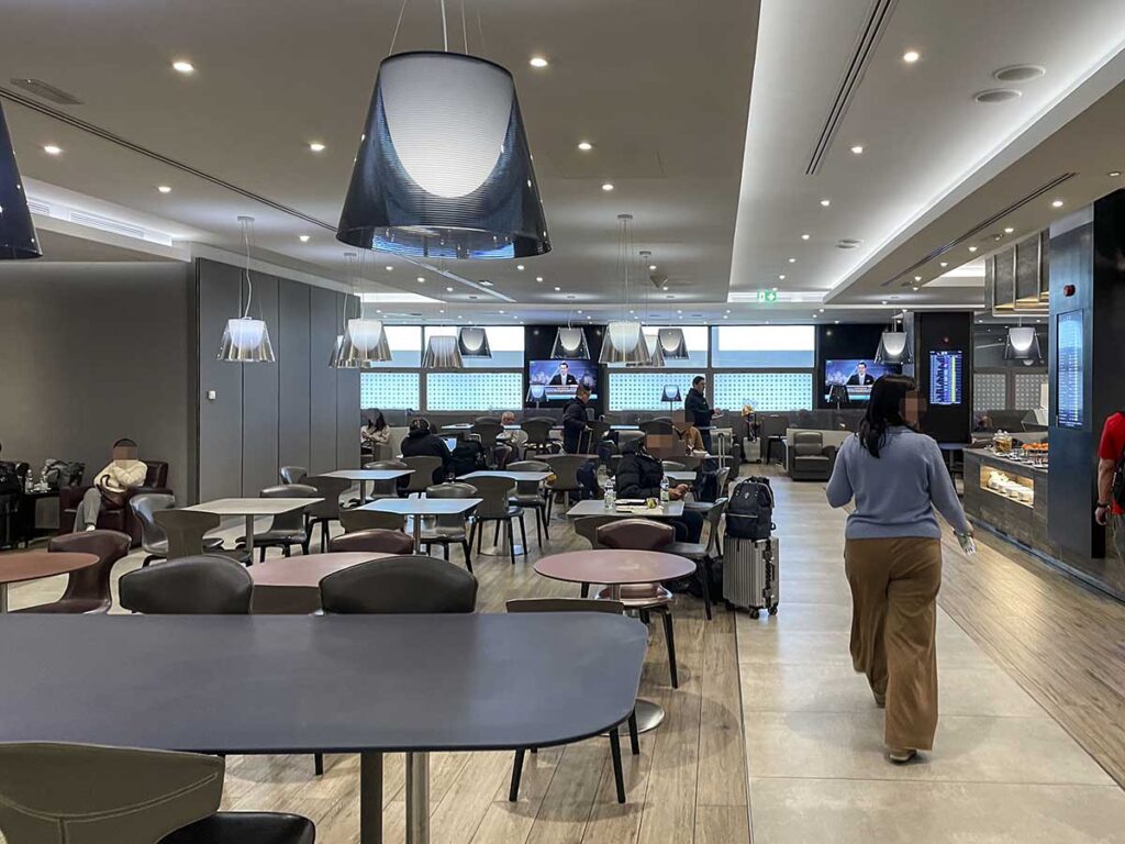 Escape Lounge PHX (Terminal 3) review: the food is almost worth the squeeze